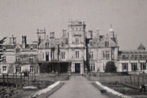 Preston Hall and Maidstone Zoo 1935 | Canterbury Amateur Film Archive