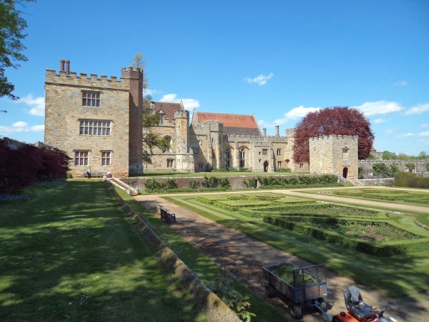Exploring medieval Tonbridge – priory, castle and deer parks | Centre ...